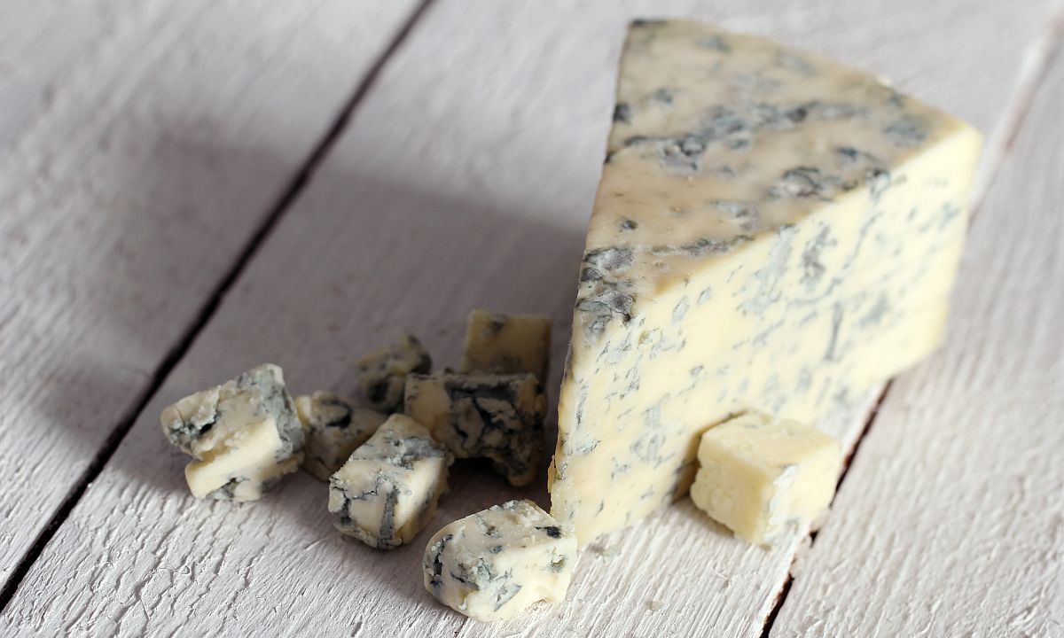 What is behind the enduring appeal of blue cheese? | Long Article ...
