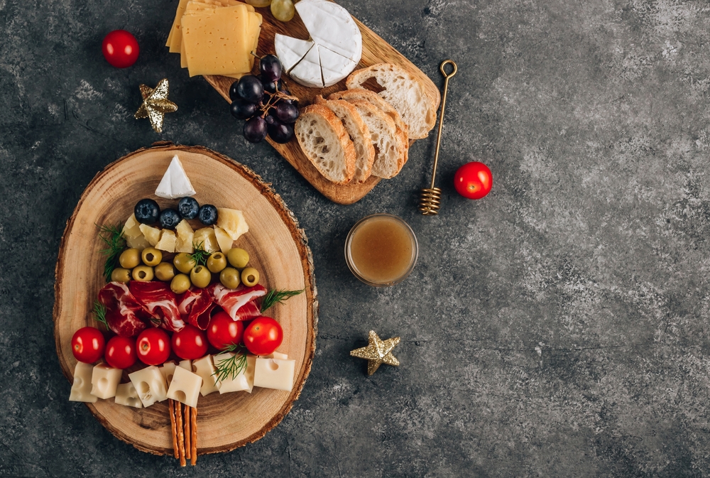 3 Steps To Creating The Ultimate Festive Cheeseboard Long Article