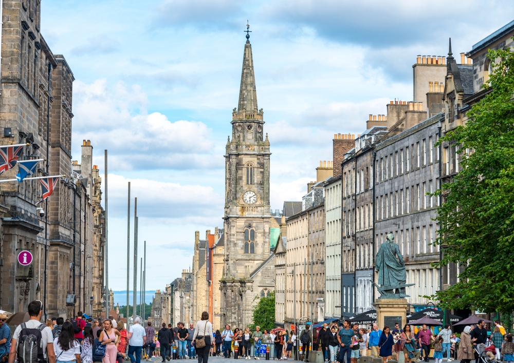 Good news for high street shops as footfall increases | Long Article ...