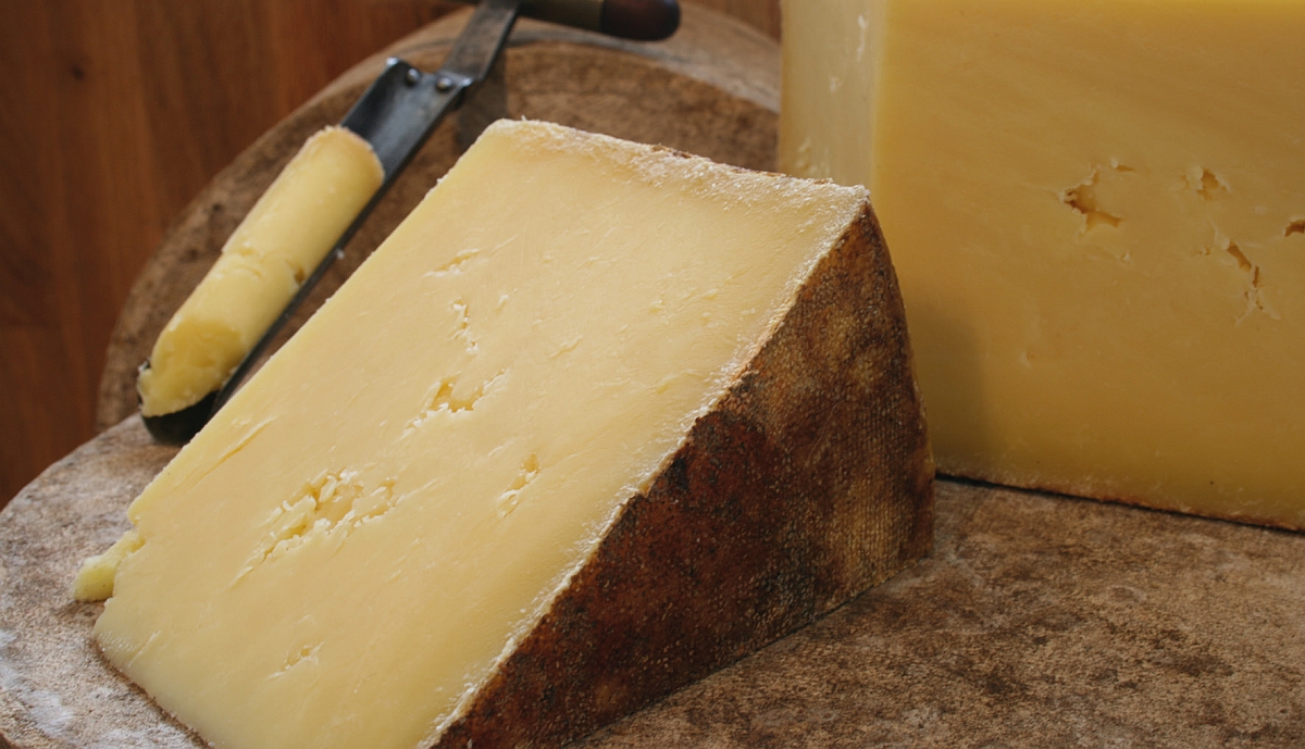 5 Cornerstones of a Great Cheese Counter | Long Article | Speciality ...